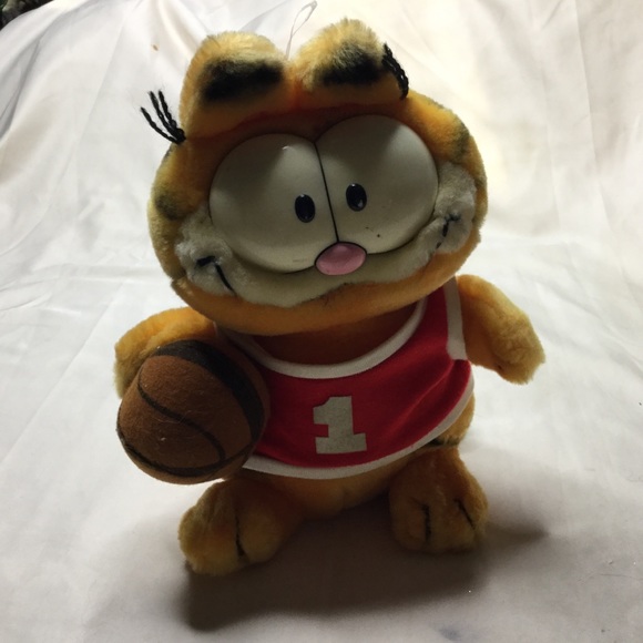 Dakin | Toys | Vintage 981 Dakin Basketball Garfield Plush | Poshmark
